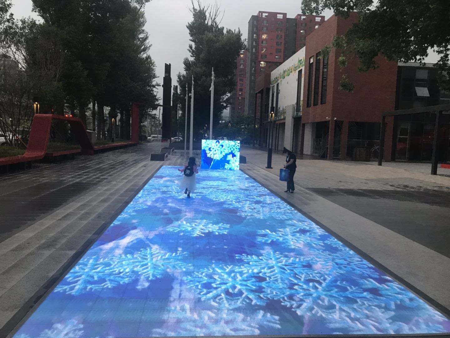 Making LED Display Outdoor LED Floor Higher Definition Is Not Difficult making-led-display-outdoor-led-floor-higher-definition-is-not-difficult